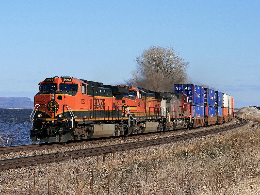 BNSF 1093